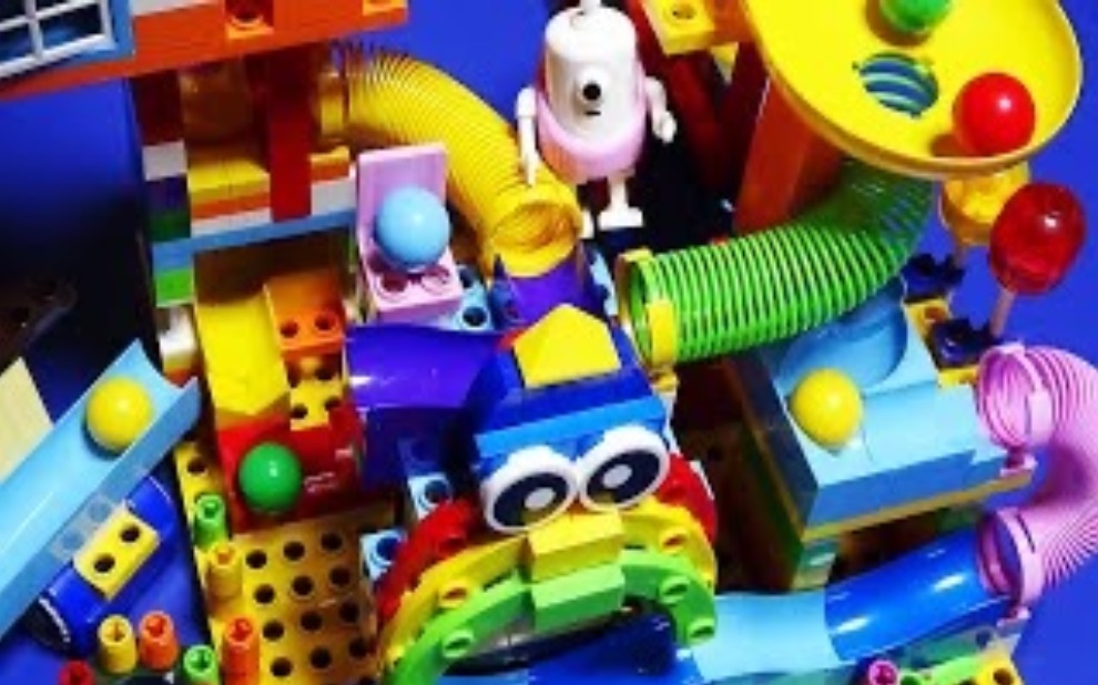 积木搭建:积木滚球 358 件