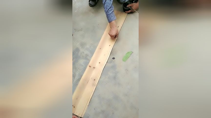 老木匠展示古代墨斗弹线