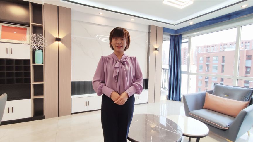 100平米两室一厅的房子,现代极简风格装修,每个房间都有窗