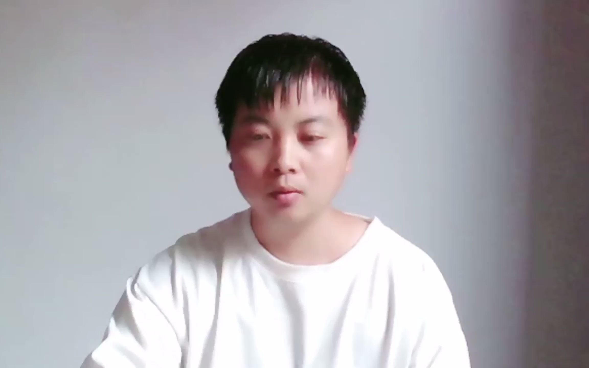 拼多多提高关键词坑产很重要,想办法提高曝光量就能提高坑产。