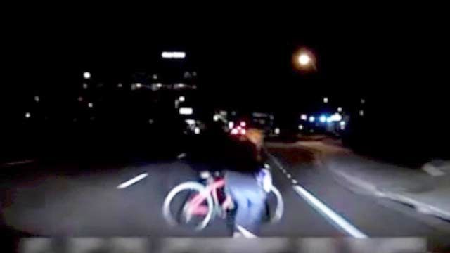 优步(Uber)自动驾驶汽车撞死行人监控视频曝光