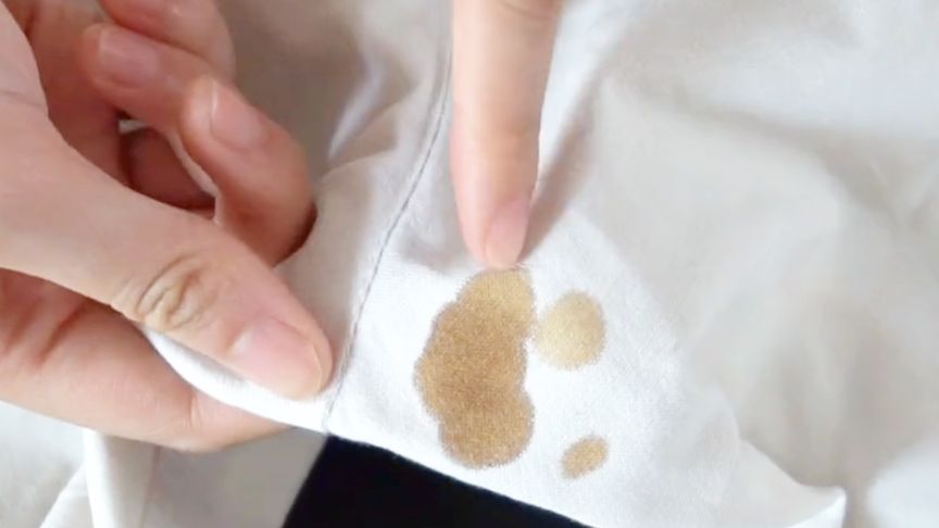 衣服上血渍难清理?用它搓一搓就洗掉,一点痕迹都没有,太实用了