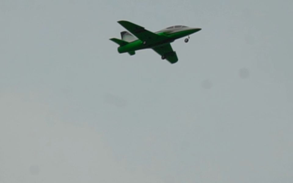 飞翼第二代64mm系列运动机“女妖”电动涵道模型飞机 试飞