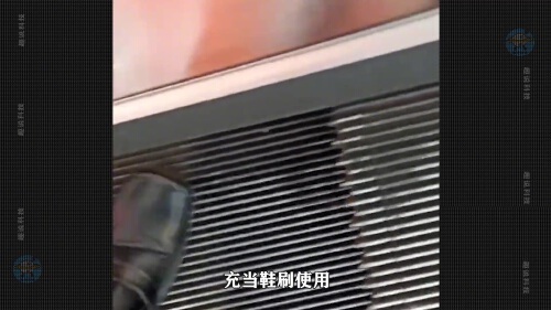 自动扶梯是如何运作的?在手扶电梯旁边的那排毛刷,有什么作用?