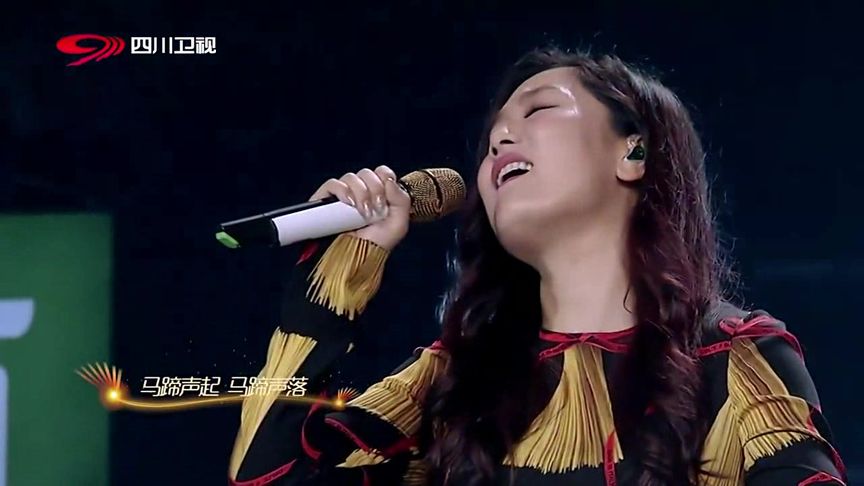 凤凰传奇一曲《月亮之上》现场版,回味无穷!