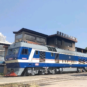 Max修火车 