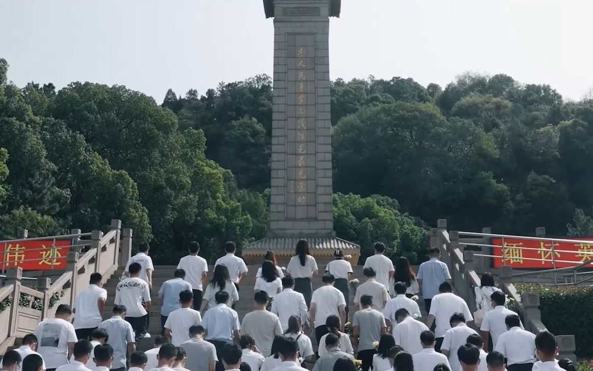 追寻英烈红色记忆,青年志愿者在行动
