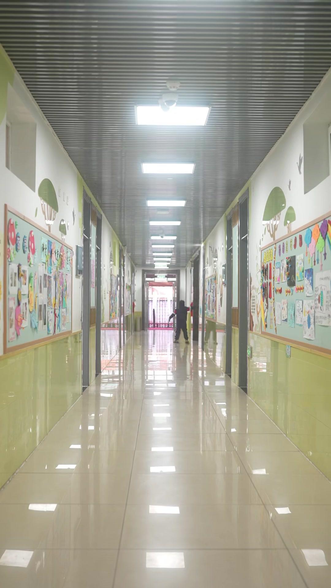 课间15分钟,竖起耳朵听听声音来猜同学们都在做些什么吧?#海淀教育#...