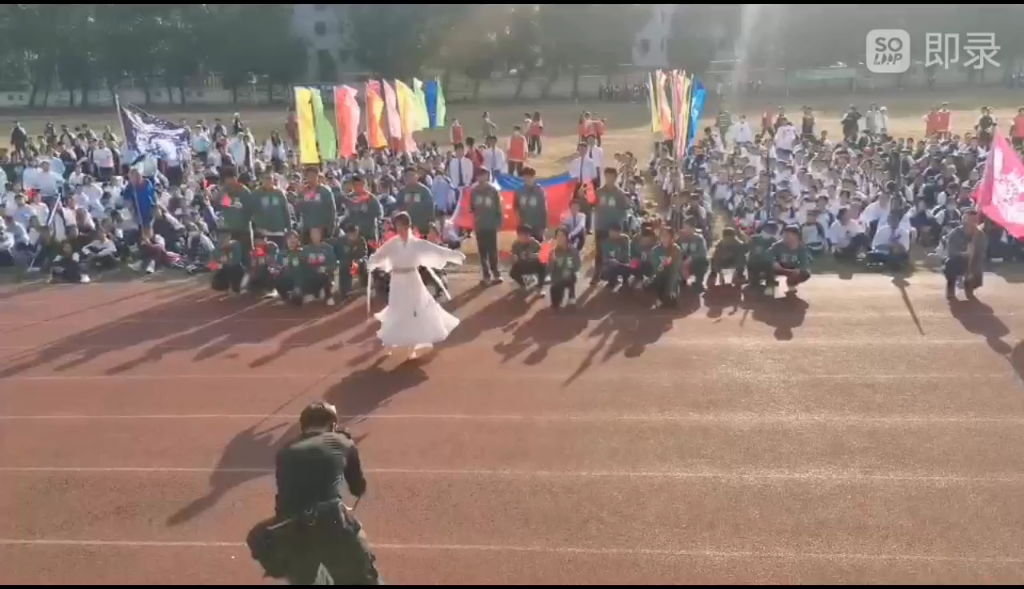 ...跳悦神 超精彩的运动会开幕式!金海岸中学第29届校运会初三七班yyds!