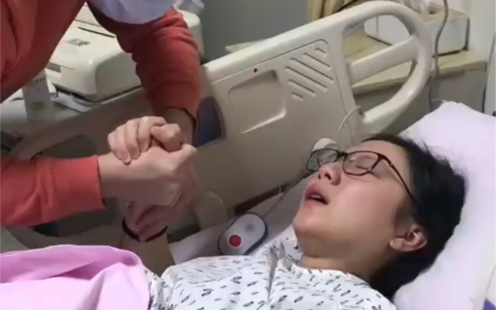 生孩子到底有多疼?这是开6指的时候