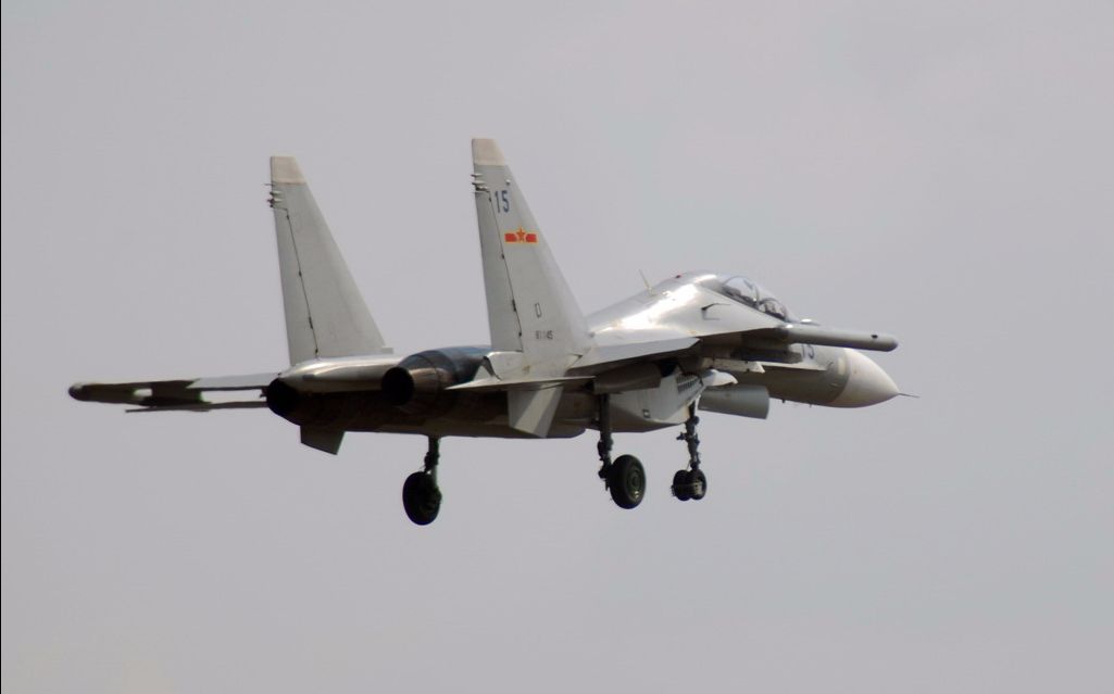 【耕战老物】中国海军东海舰队 航空兵某飞行团 苏30MKK2举行模拟...