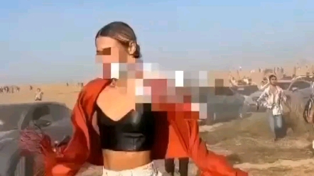 ...路上出租车坐地起价,多家航司取消航班,回国机票一夜涨价2万余元。