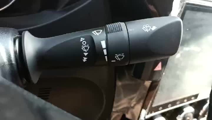 卡罗拉玻璃水和雨刷器开关