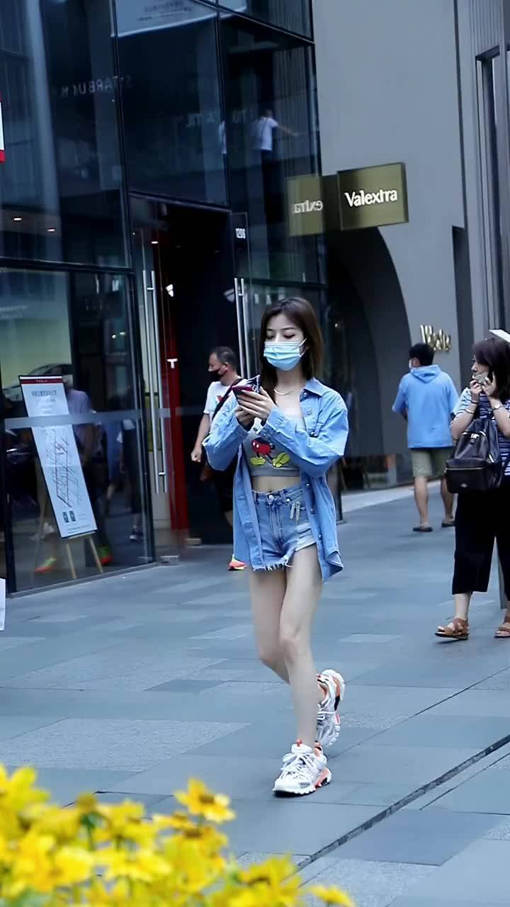 63.成都一个 时尚潮流前线的城市  有你 就有时尚