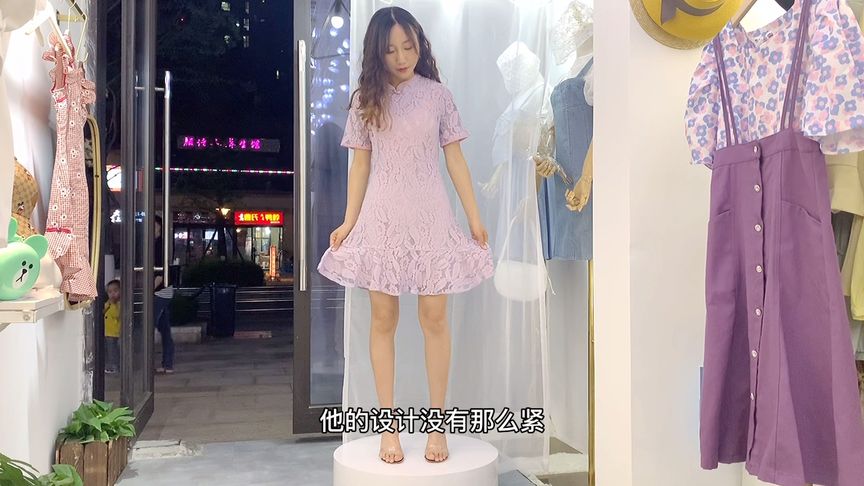 今年流行中国风改良旗袍:小个子穿旗袍和汉服更适合中国风旗袍