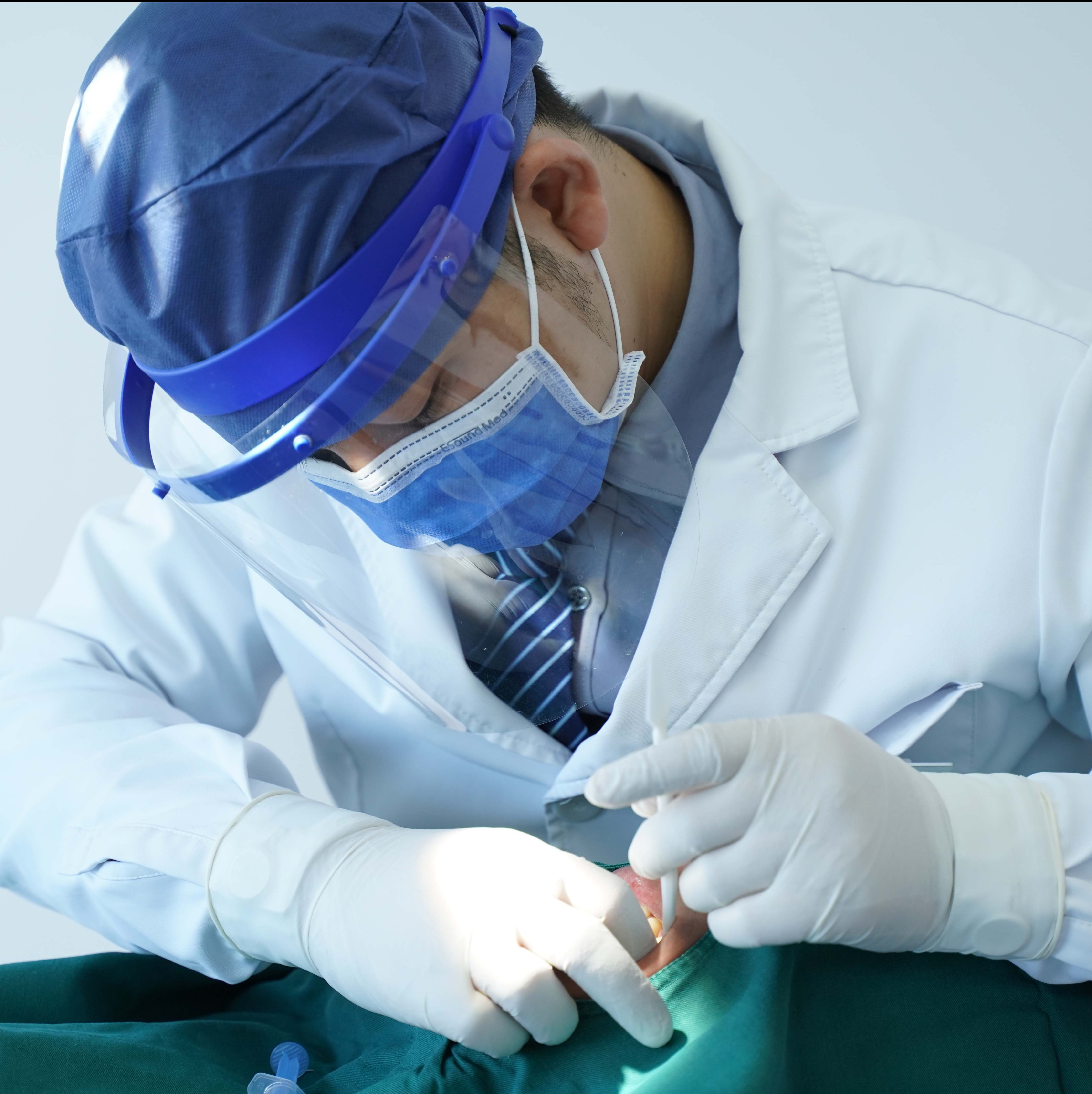 深圳口腔医师刘政文 