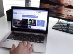 华硕 ASUS Zenbook UX303LA(i5-5200U)笔记本电脑评测