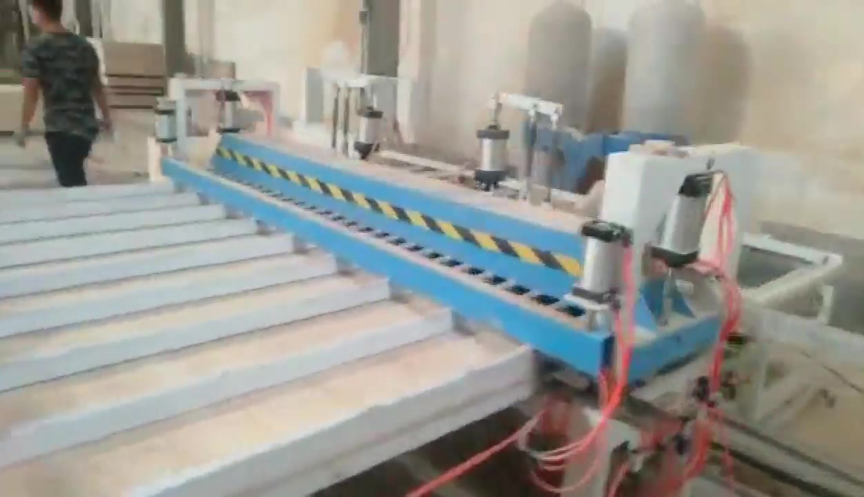 52自动拼板机一套多少钱 集成材实木拼板机价格