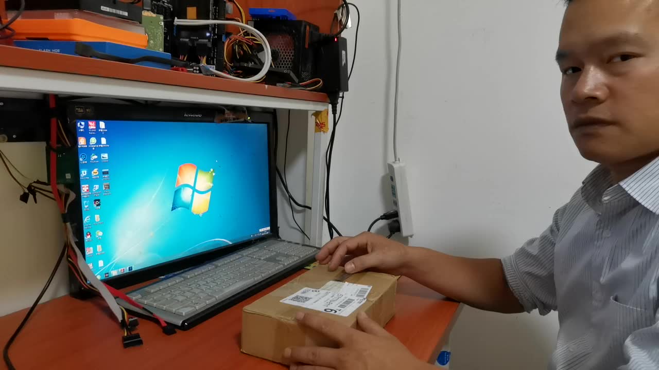 希捷7毫米移动硬盘真是难啃的骨头磁头坏的数不清数据恢复难