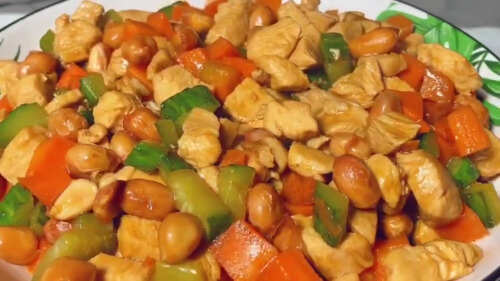 宫保鸡丁家常做法,就是这么简单,太香了,看着就食欲大动
