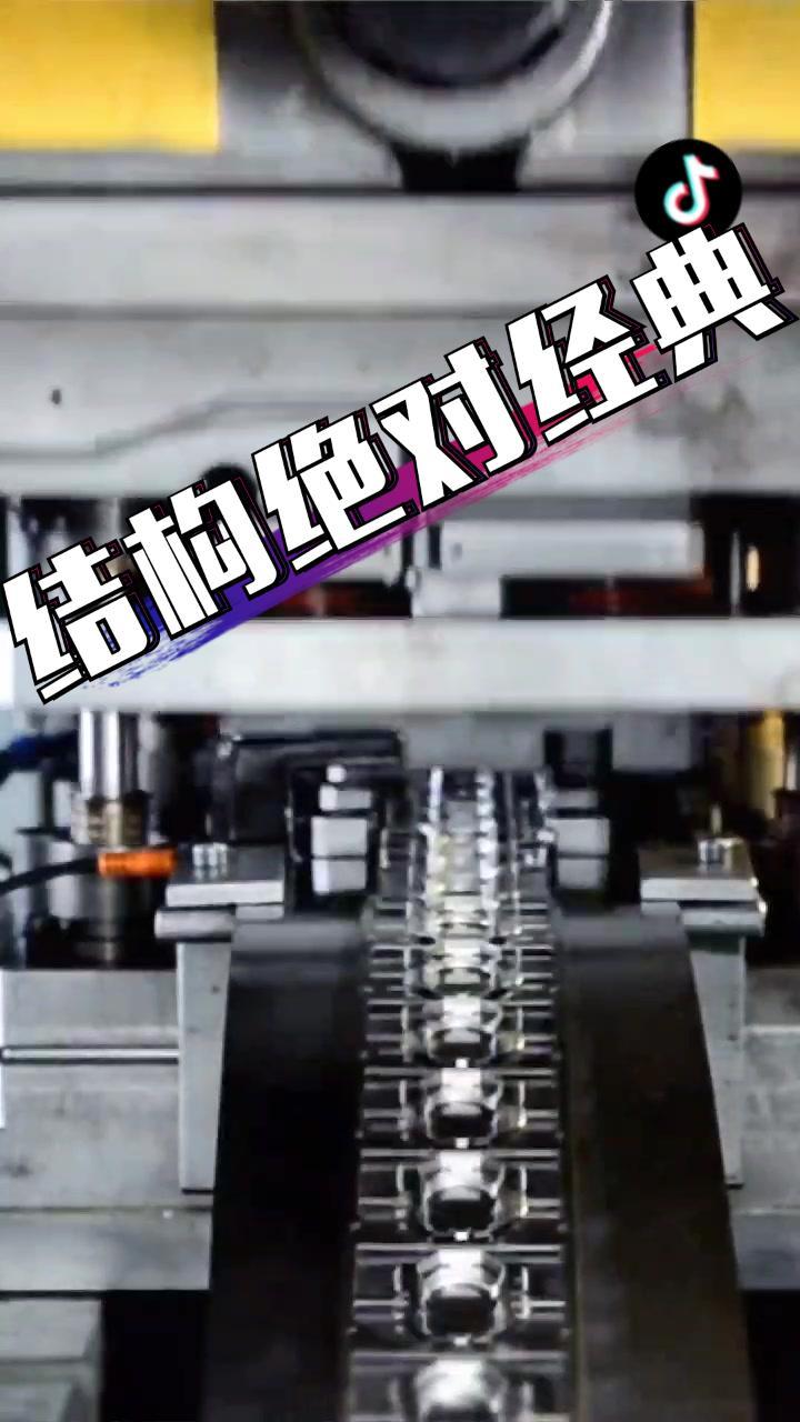 今天一个人面试,老板直接拿出这个要开模,设计师直接默默的走了,谁...