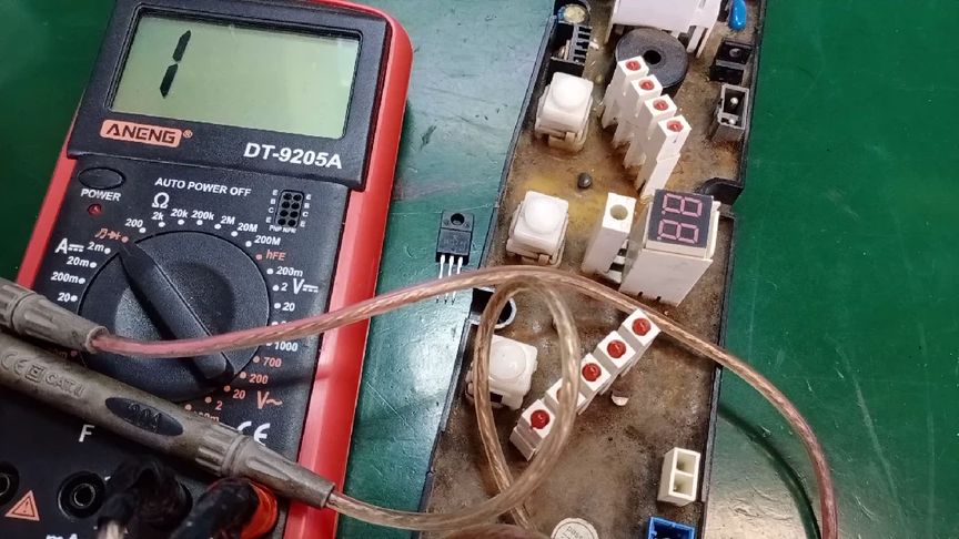 全自动洗衣机 插电就自己洗涤 故障检修方法讲解