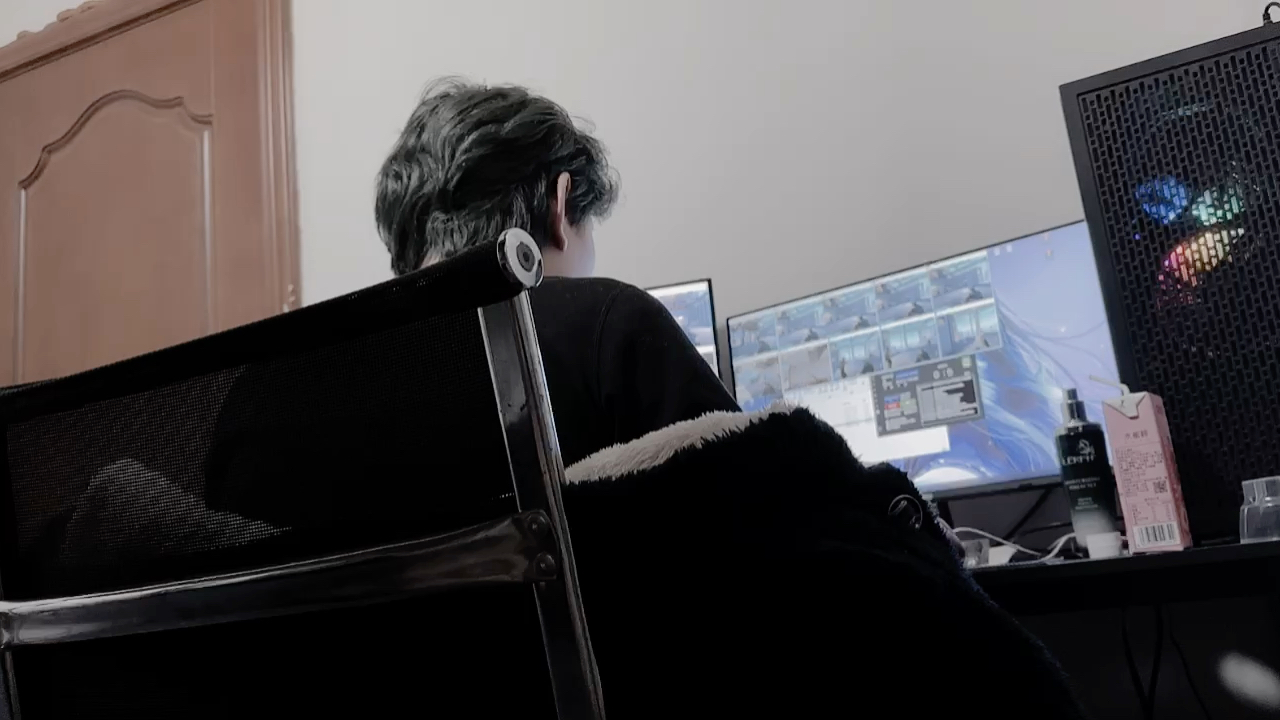 Csgo2 挂箱-员工干活我躺着监工_游戏热门视频