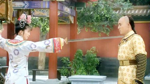 新还珠格格:小燕子大发雷霆,都跟永琪拔剑了,这么严重吗?