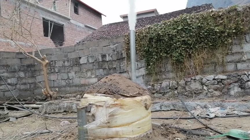 利用废旧的油桶烧火炭简单又好用