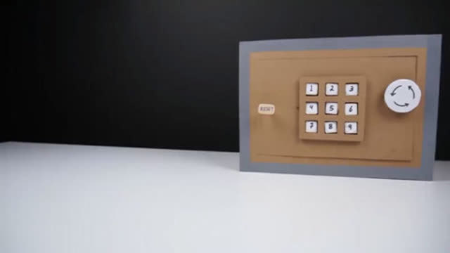 在家用硬纸板做密码锁保险箱