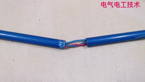 2根PVC管穿电线,没有过桥直接怎么办?教你用一个打火机轻松连接