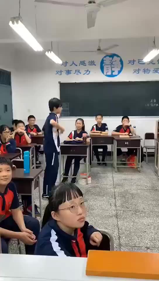 【TF家族三代苏新皓】12岁初一生班级表演NCT U的BOSS