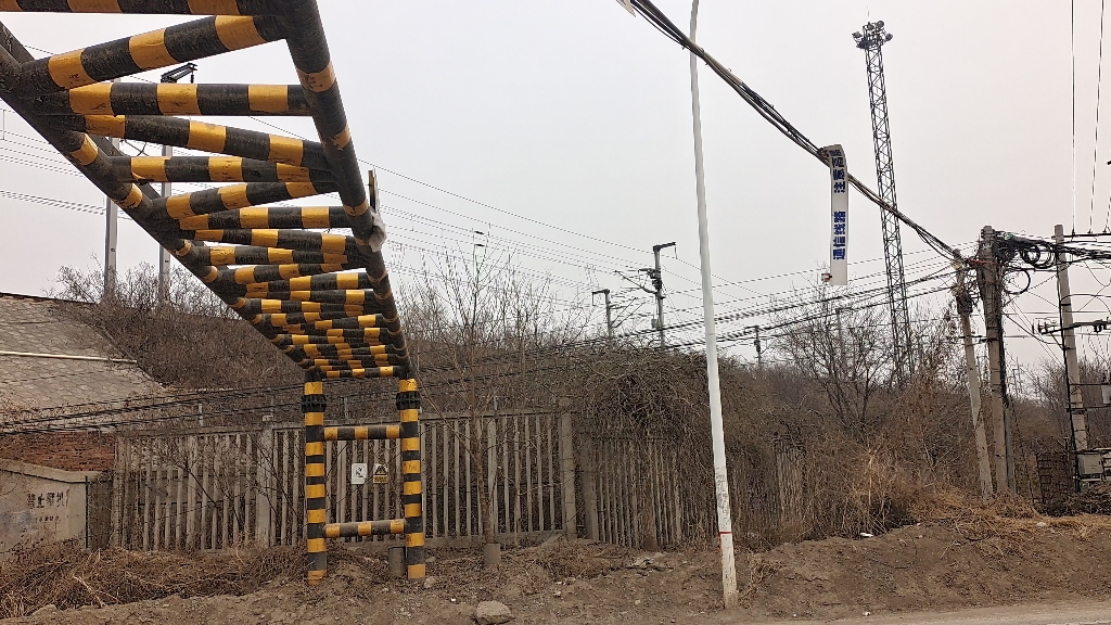 【中国铁路】疑似机破怪CR400BF-5033担任的C2692次列车(天津西-...