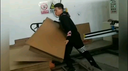 纸箱厂离不开高速印刷模切机