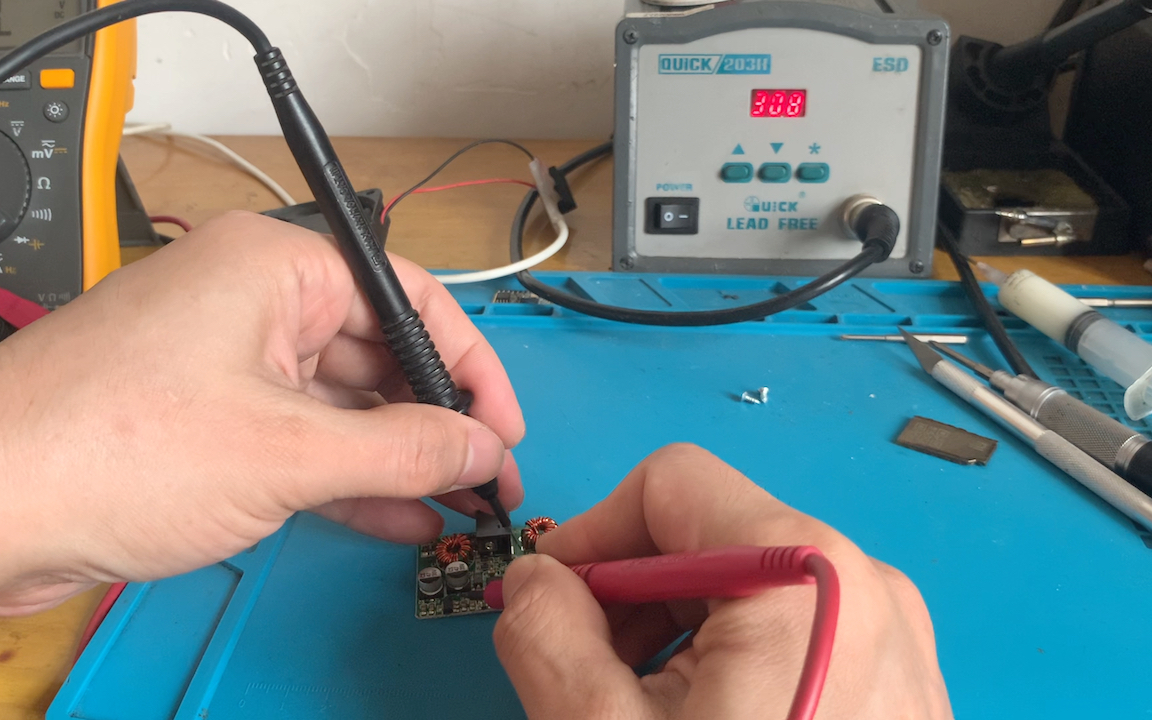 又来修一个松下0623大饼台灯 触摸控制完全正常就是灯不亮!