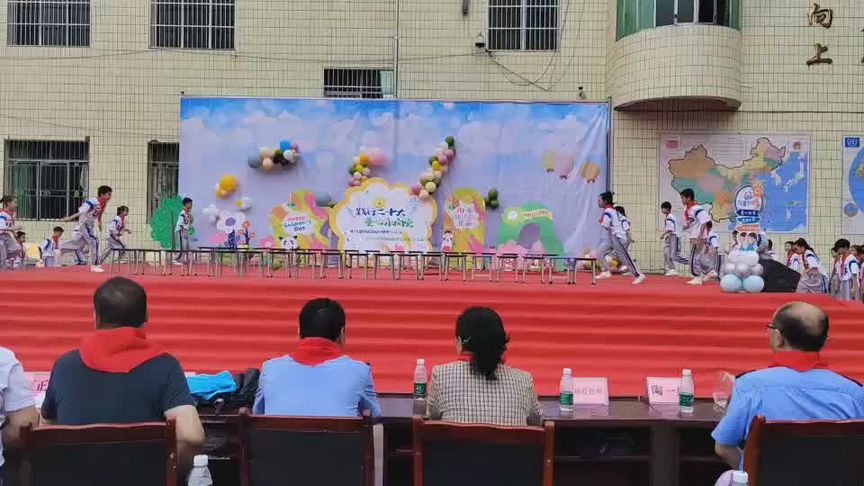 看了很多小学毕业的舞蹈,只有这支舞才有毕业的灵魂