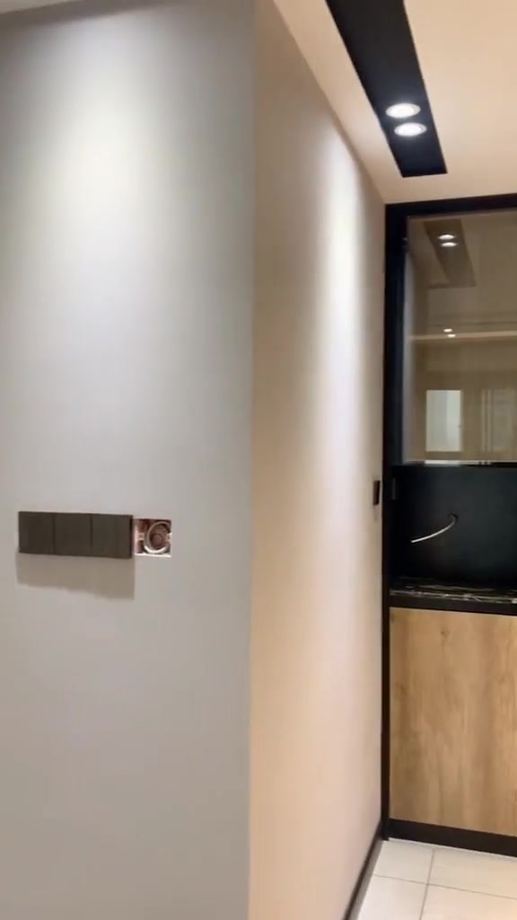 利用厨房滑门两边做酒柜,餐厅节约出来的空间可以让你规划出51505