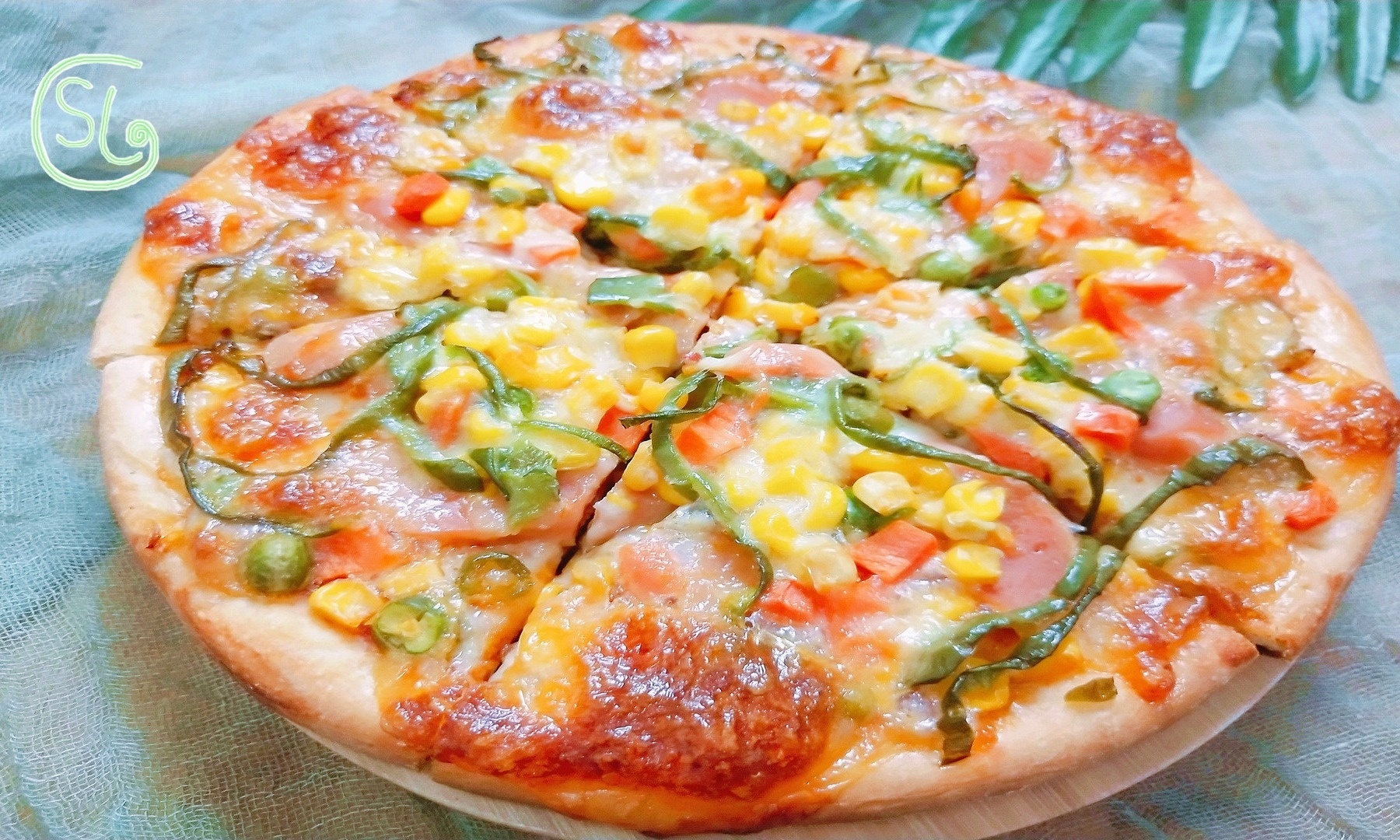 披萨自己在家做,10块钱就能搞定,松软拉丝,比买的好吃多了