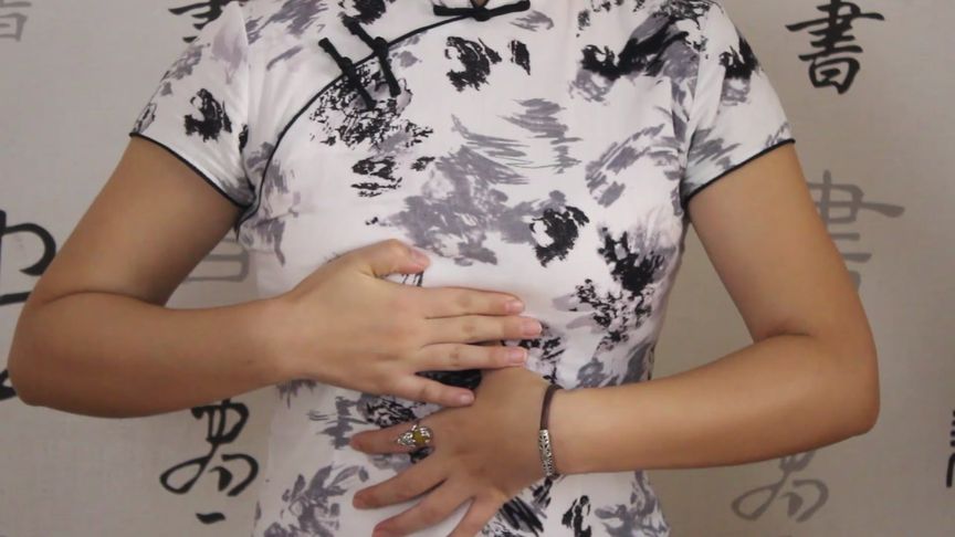 心火旺盛口腔溃疡按摩巨阙穴