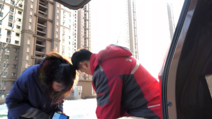 送快递真的很挣钱吗？3分钟带你看一天的工作流程，130件能挣300