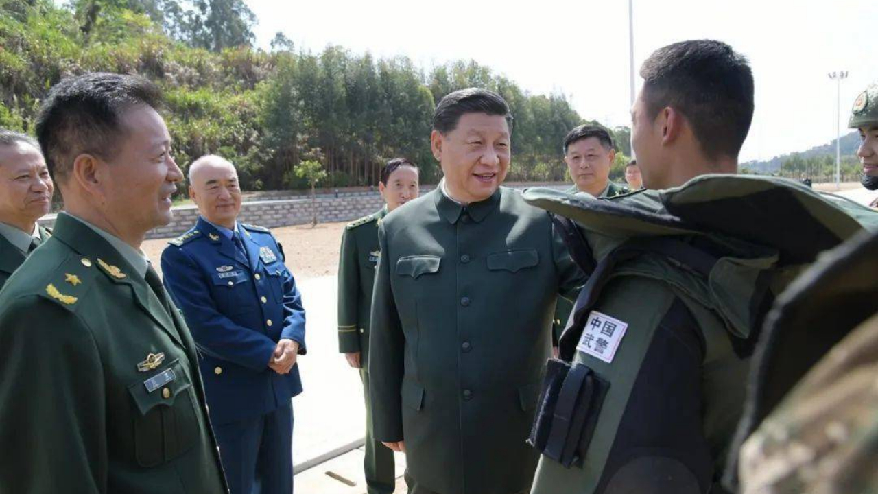 习近平视察武警第二机动总队