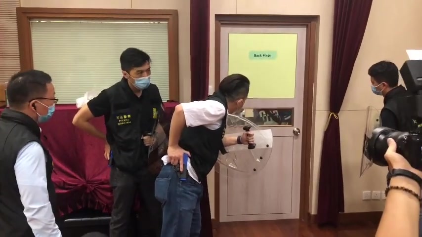 澳门司法警察解救人质模拟训练