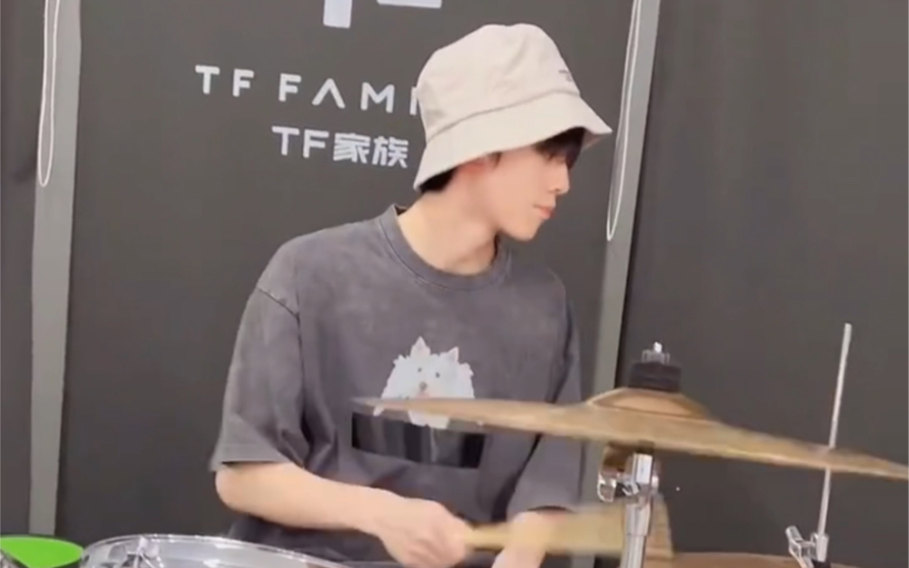 【左航】【微博视频】220528 一段与左航最近心情相似的旋律