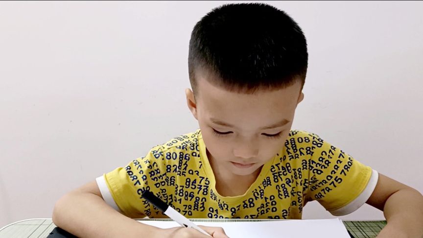 七岁孩子教大家用数字画小鸟,小朋友是不是都喜欢这种画呢