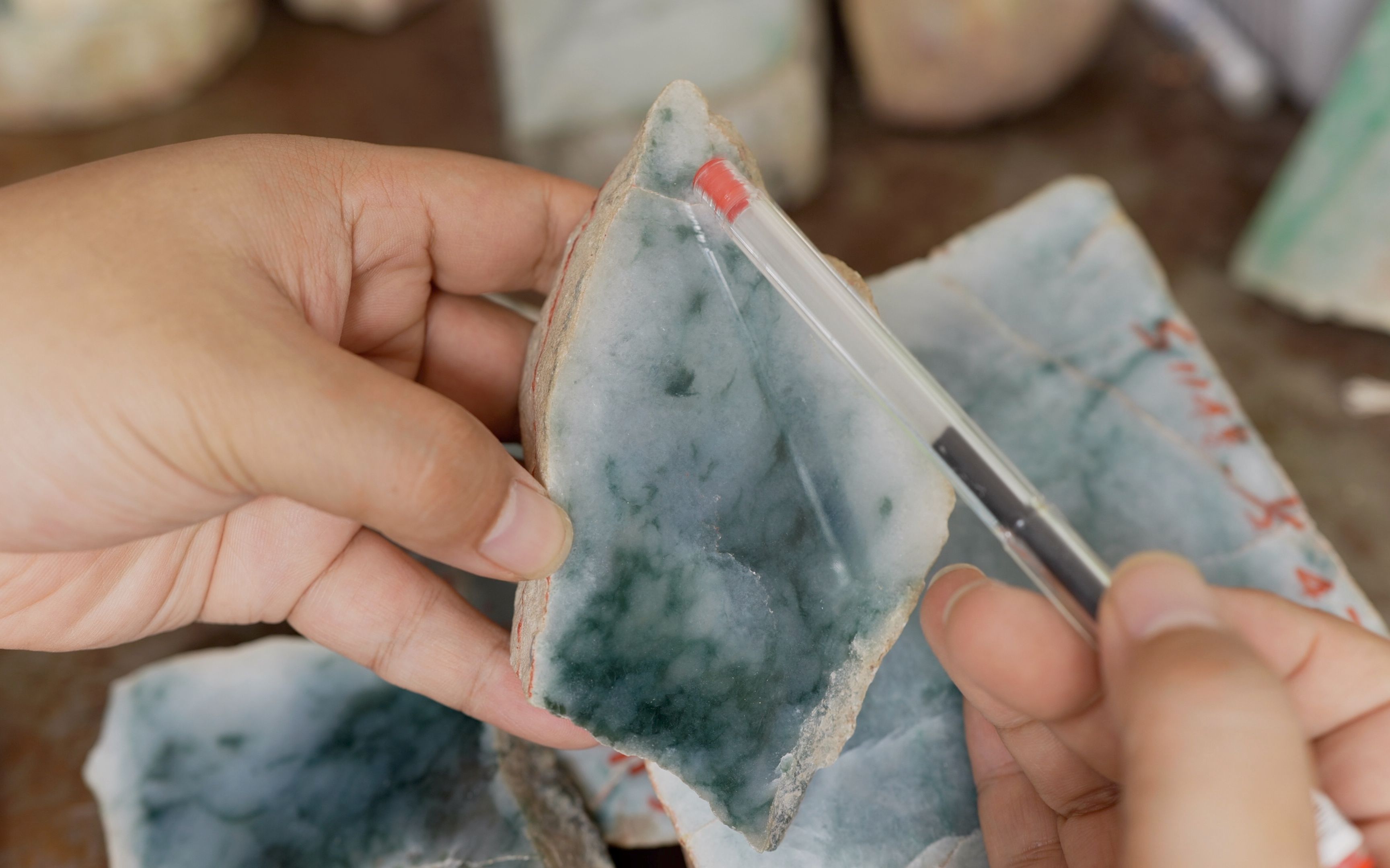 学习翡翠原石皮壳(二)木那场口,翡翠蓝花表现及蓝花对内部的影响