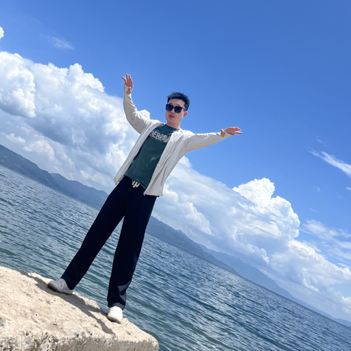 块头最小的小向老师 