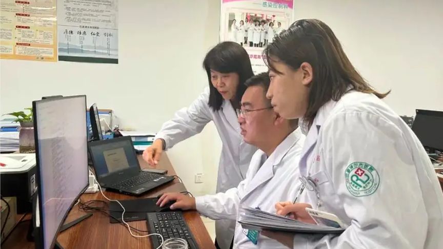 新冠到底是不是感冒?居家治疗能否康复?专家给出权威答案,注意