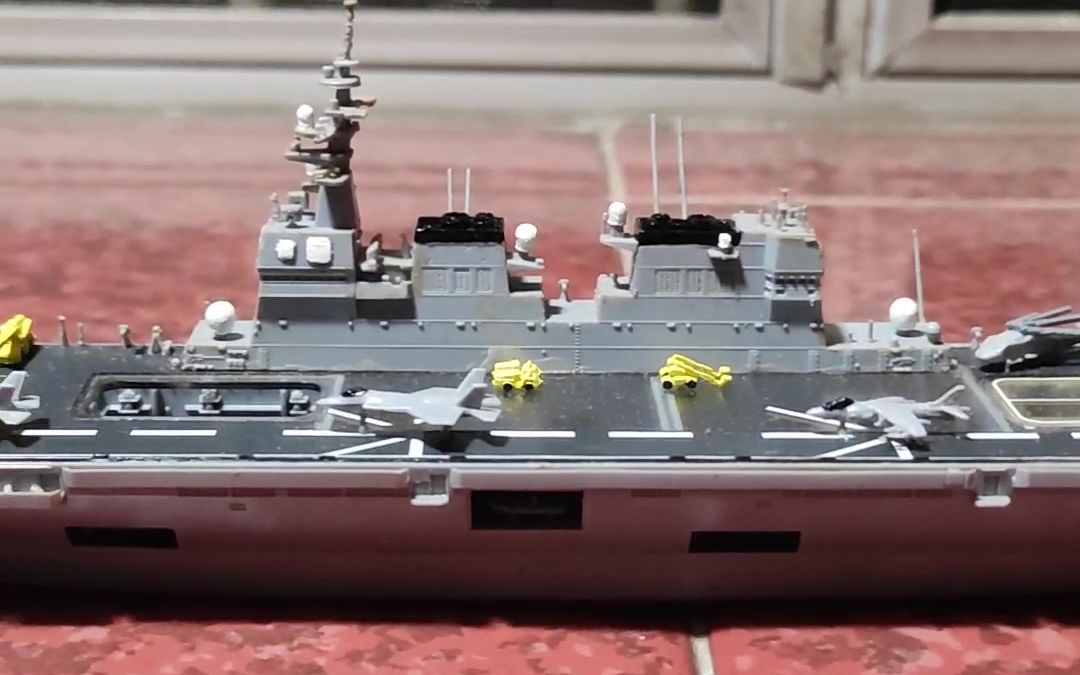 【军模】日本海自 伊势号直升机护卫舰(准航母)1/700 青岛社板件