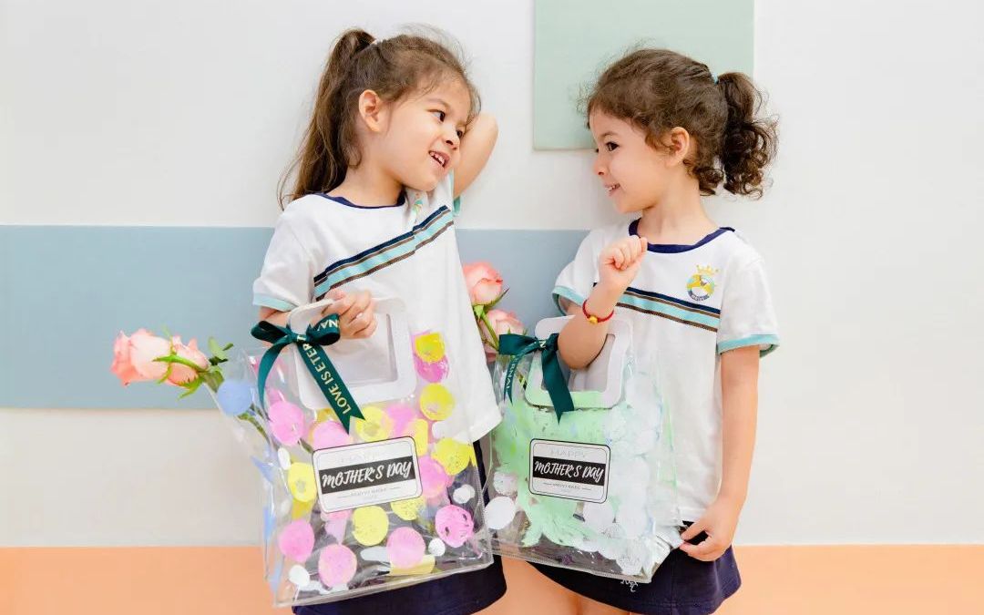 母亲节大大的惊喜!萌娃宝贝们生动模仿妈妈,MEIYI英皇国际幼儿园