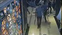 黑社会团伙砍杀平民事件。桂林全州帮在豪门夜宴包厢砍杀事件